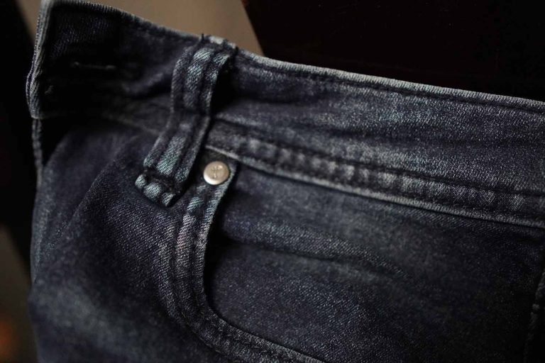 Dark Wash Denim Guide 2025 (Everything You Need to Know)